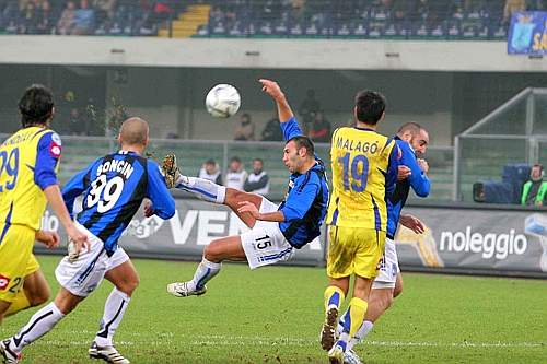 Quando Simone Loria decise di spaccare il mondo in rovesciata